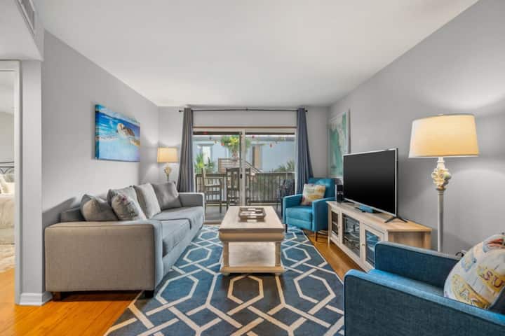 Twin Tides Beachfront 2br + Pool - Amelia Island, FL