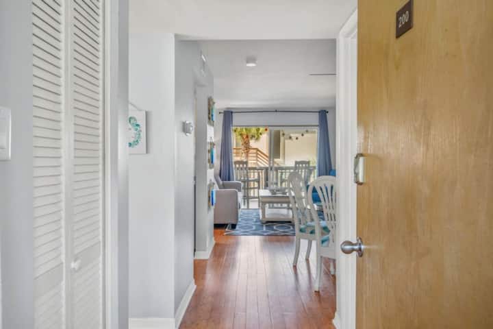 Twin Tides Beachfront 2br + Pool - Amelia Island, FL