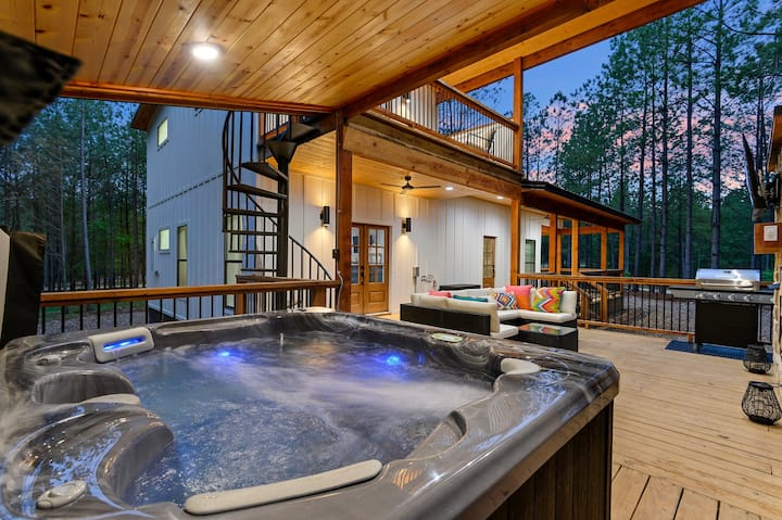 Classy Custom Cabin Can Calm, Captivate & Charm! - Broken Bow, OK