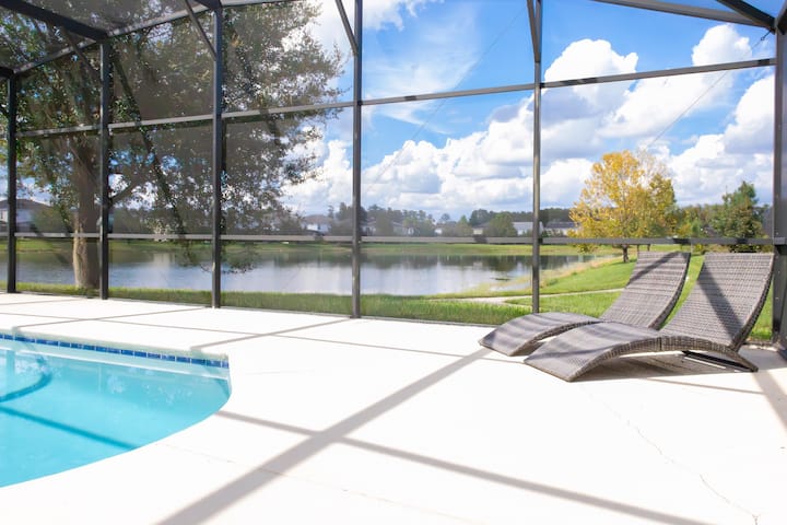 Heavenly 5br, 6bth Pool Home & Beautiful Lakeview! - Kissimmee, FL