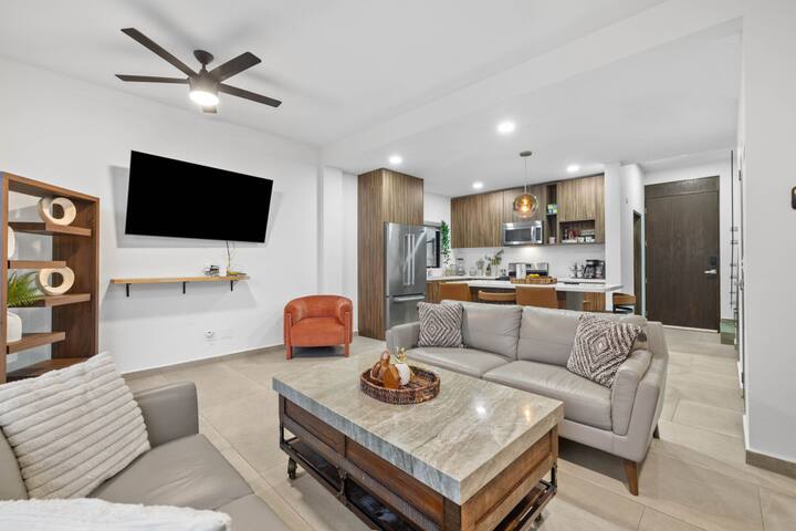 Lux Townhome 10 Minutes To Beach & Downtown! - 因皮里爾灘