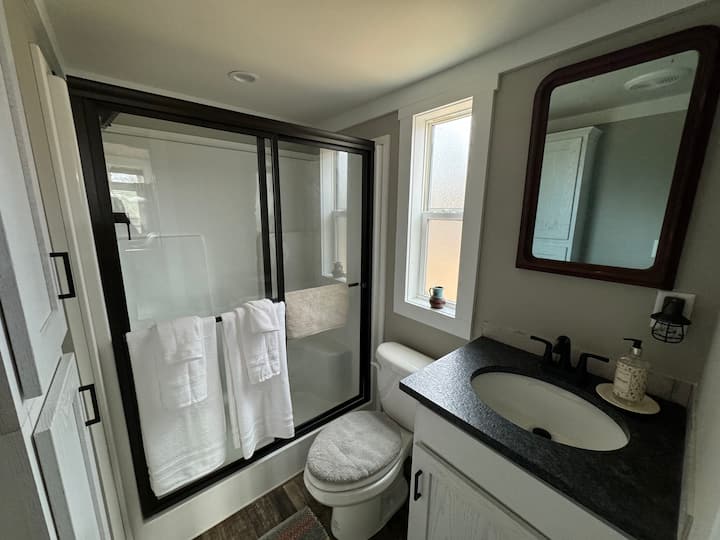 Among The Laurels - New Tiny Home By The Caverns - Monteagle, TN