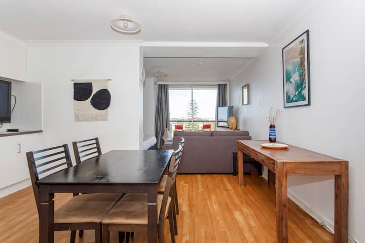 Seaside Studio Apartment - North Fremantle - Fremantle Station
