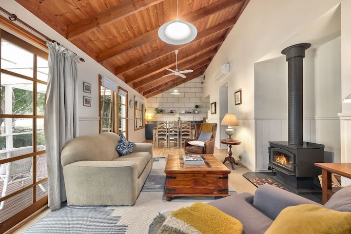 Jamieson Cottages - Cottage Three - Sleeps 4 - Eildon