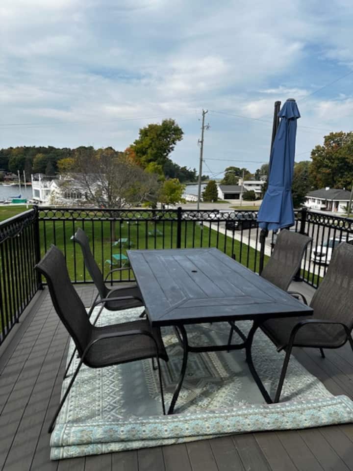 Yacht View Overlooking Pentwater Lake - Pentwater, MI