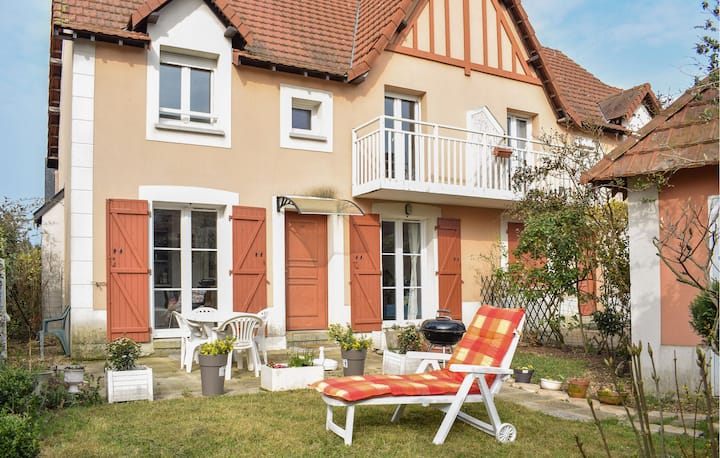 Stunning Home In Dives-sur-mer - Dives-sur-Mer