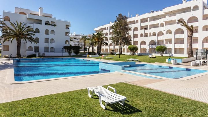 The Algarvean Oasis With Pool By Lovelystay - Lagoa