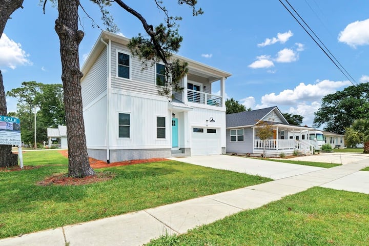The Beacon, Steps From The Beach - Carolina Beach, NC