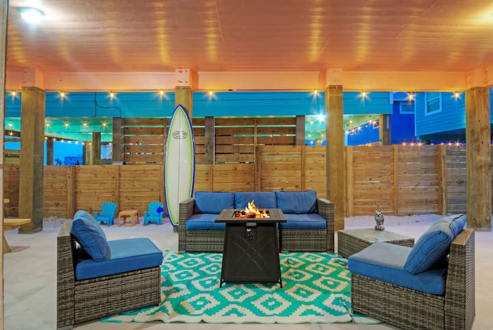 Covered Patio Lounge W/ Firepit! | Surf-n-dipity - Port Aransas, TX