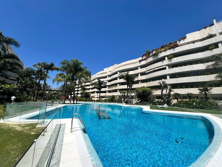El Embrujo Puerto Banus, 3 Bed Apt Walk To Beach! - Marbella