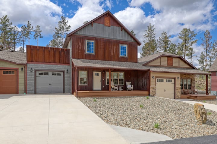 Black Hills Condo | Rockerville Gold Town Lodging - Mount Rushmore National Memorial