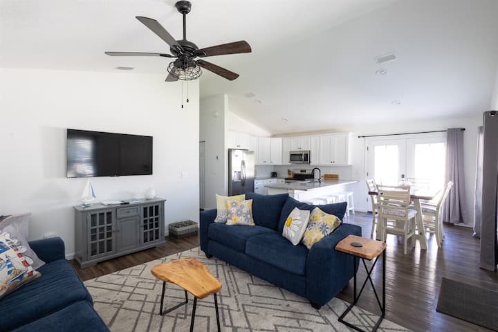Modern Bungalow Dog Friendly - Saint Augustine, FL