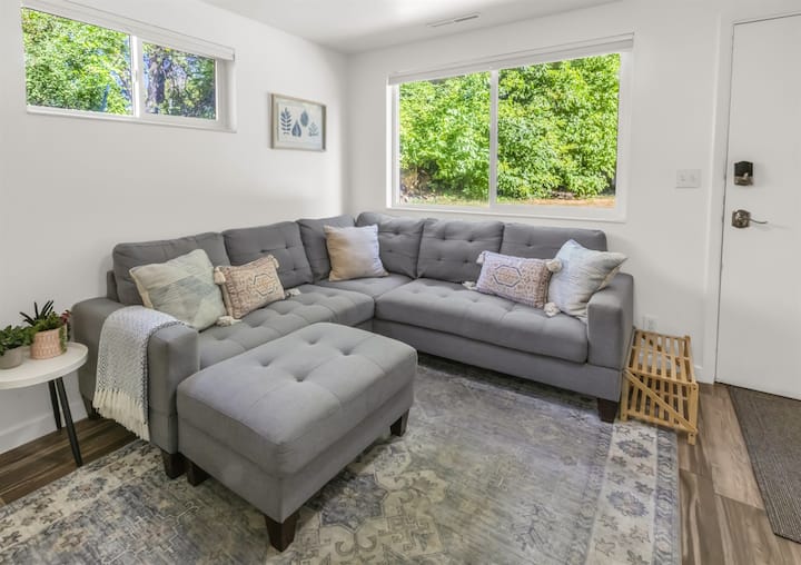 Bright 2br Great Location Near Usu And Downtown - Logan, UT