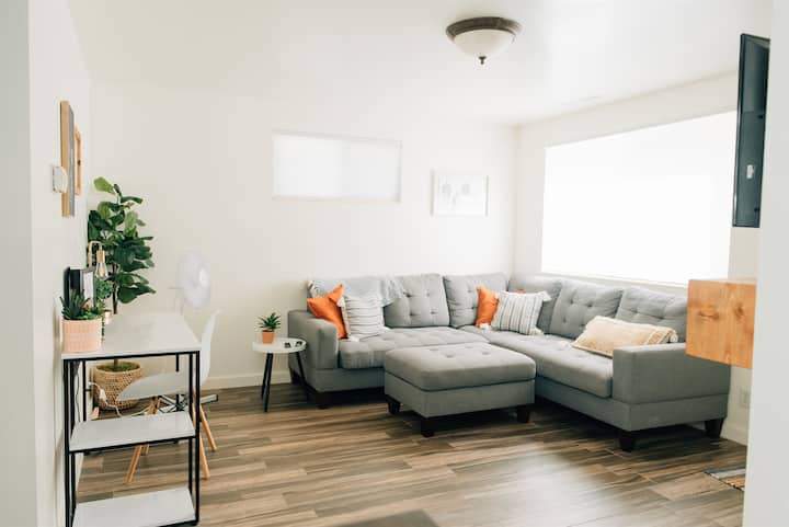 Bright 2br Great Location Near Usu And Downtown - Logan, UT