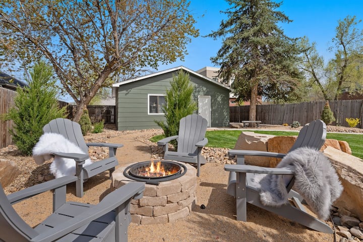 Spirit Of The Rockies - Private Backyard & Hot Tub - Fort Collins, CO