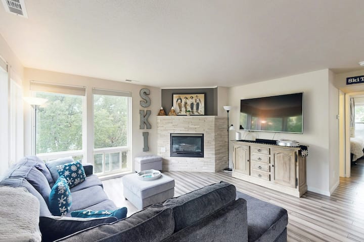 Walk To Slopes 2br | Dog-friendly | Fireplace - Avon, CO