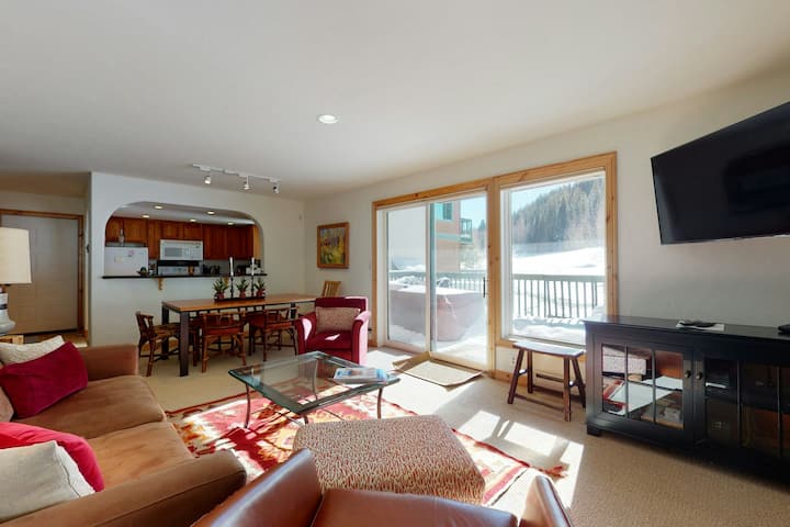2br Mountain View With Pool - Ski Shuttle Nearby - Vail, CO
