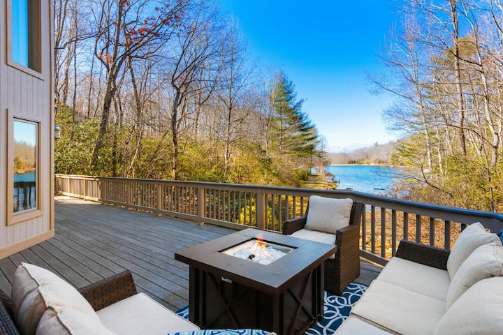 Spacious 5br Lakefront | Pool | Fireplace - Brevard, NC