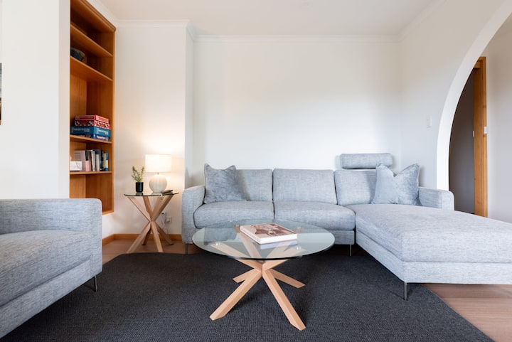 Bright And Beautiful Near The Gorge With Parking - Riverside