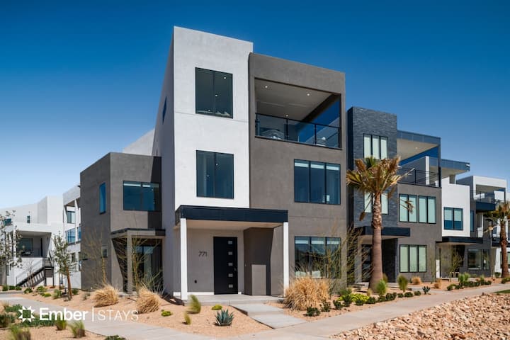 Desert Dream At Desert Color (By Ember Stays) - St. George