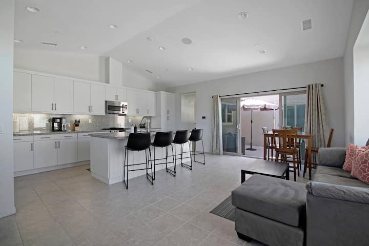 Fun In The Sun 2 Bed 2 Bath Home - Oceanside, Californie