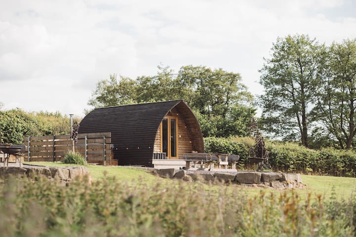 Cosy En-suite Glamping Cabin With Hot Tub - Herefordshire