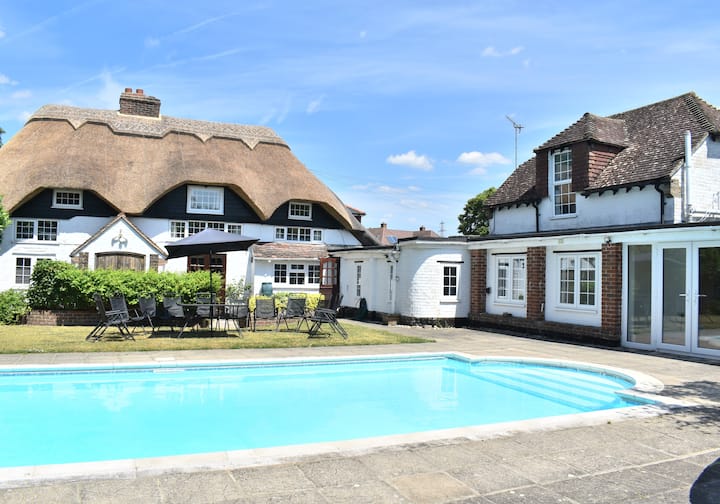 Cottage With Pool – Dog, Group & Family Friendly! - Chichester