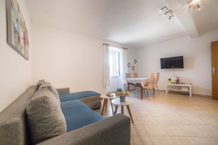A-22597-a Appartement D'une Chambre Avec Air - Trogir