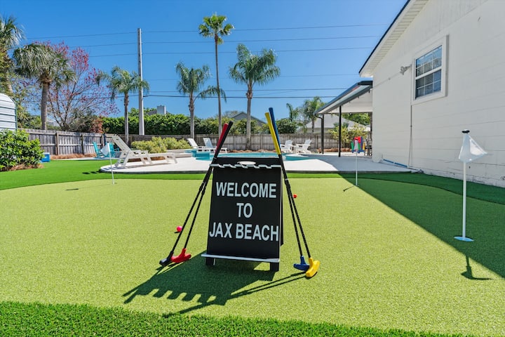 Heated Pool & Putting Green! Ocean Oasis Jax Beach - Jacksonville Beach, FL