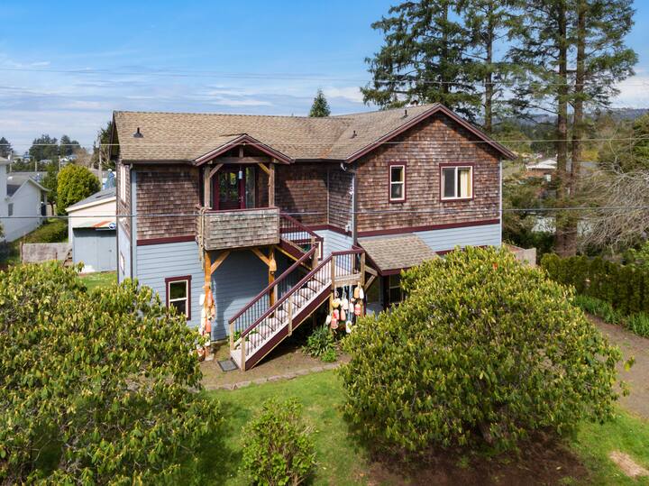 Casual Netarts Beach & Bay Hideaway, Tillamook, Or - Tillamook, OR