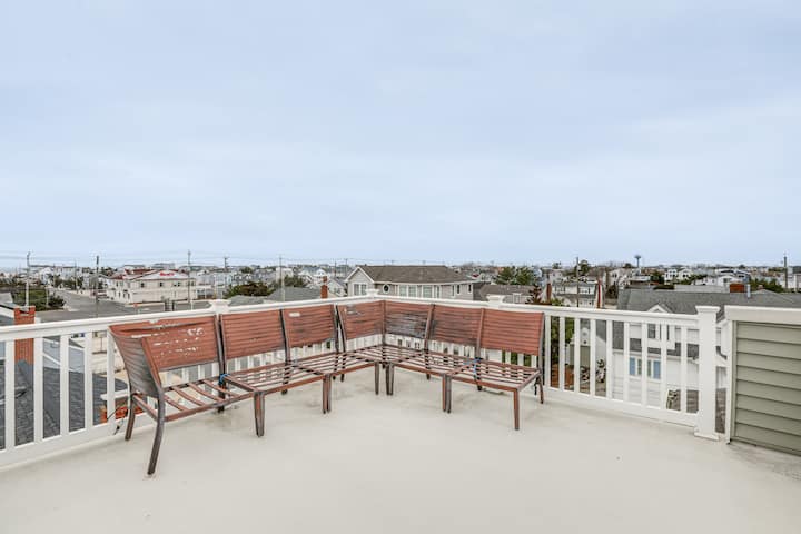 Long Beach Island Townhome W/ Rooftop Deck & Grill - 長灘島
