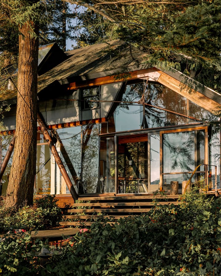 La Conner Glass Cabin By Boutique - La Conner, WA