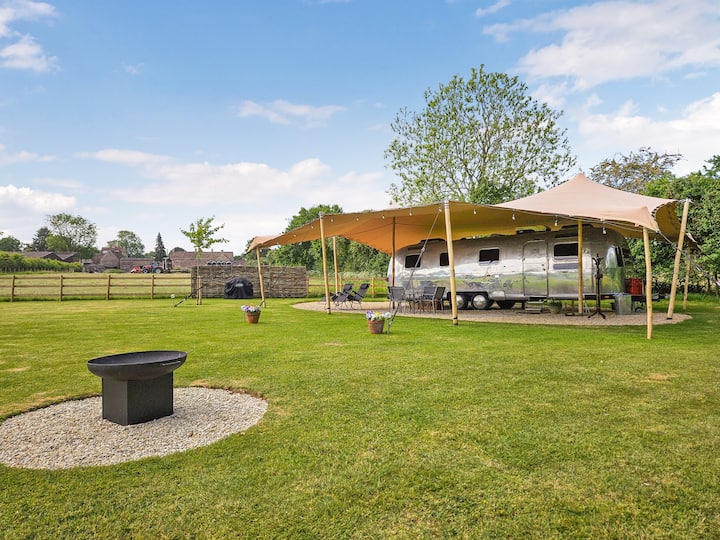 Lanes End Farm Airstream - Castle Combe