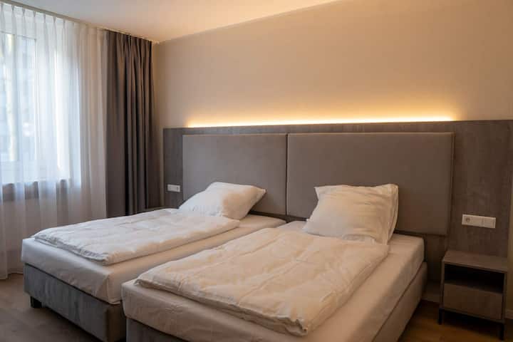 K112.1f Doppelzimmer Diamonds Hotel - Cologne