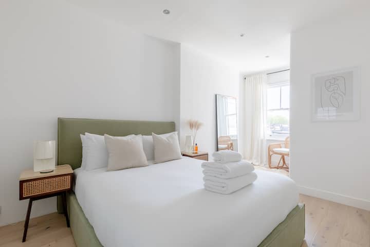 Sleek Scandi-inspired 2bd Flat, Fulham - Londres