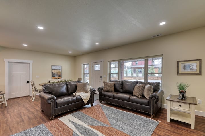 Badlands Retreat: Cozy Condo Modern Amenities - Mount Rushmore National Memorial