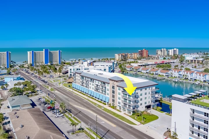 Perfect Beach Vacation Retreat On Madeira Beach - Madeira Beach, FL