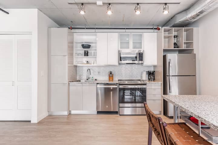 Central Apartment With Double Queen Beds - Cleveland, OH