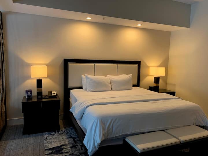 King Studio - Golfer Dream, Close To The Action - Doral, FL