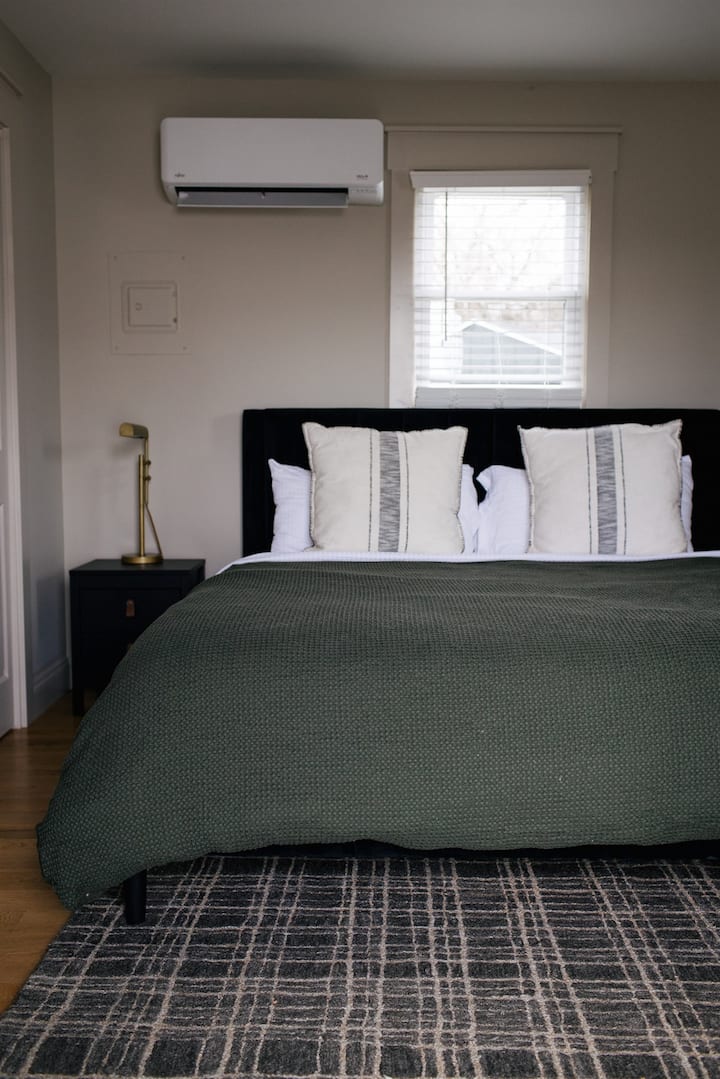 The Nomad - Tiny Home At Mane + Co. With King Bed - Chambersburg, PA