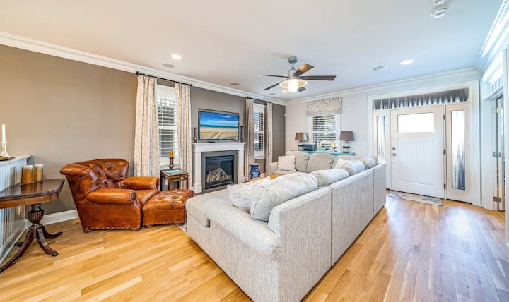 Huge Home 6br/4.5ba W/ Elevator & Steps To Beach! - 오션 시티