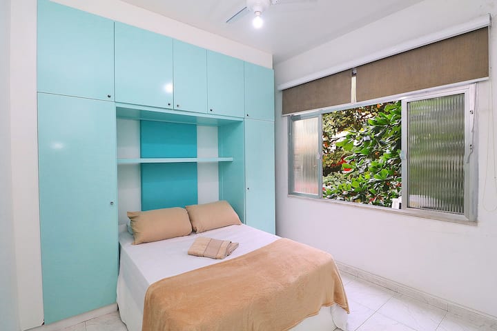 Apartamento 2 Quartos No Leme P/ 4 Pessoas - Rio de Janeiro