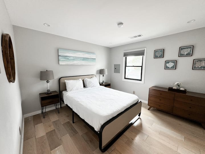 Norfolk 2024 Renovated Beach Apartment - Hampton, VA