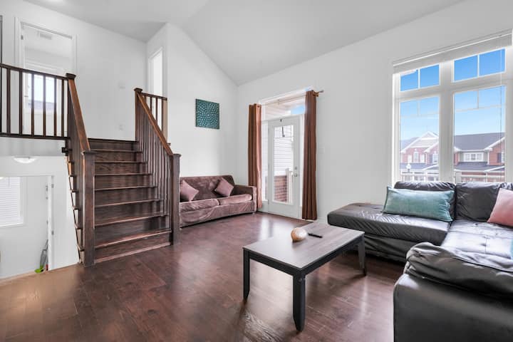 Entire 6br+2 King, 8 Beds In Total+pets+3 Gb Wifi - Kitchener