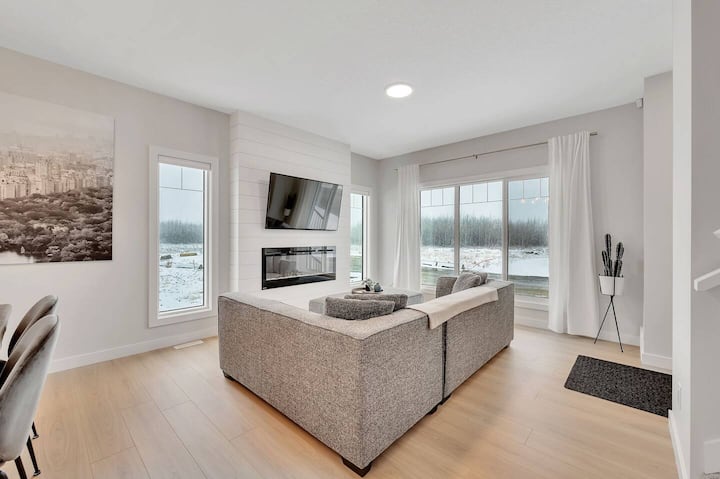 Emerald -3br Home | Prime Location | Spruce Grove - Spruce Grove