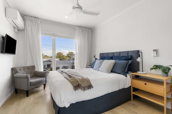 Stylish Beach Retreat  Horses & Coastal Charm - Margate