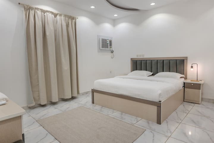 Spacious 3br 10 Minutes From Al-masjid -Nabawi - Medina, Saudi Arabia