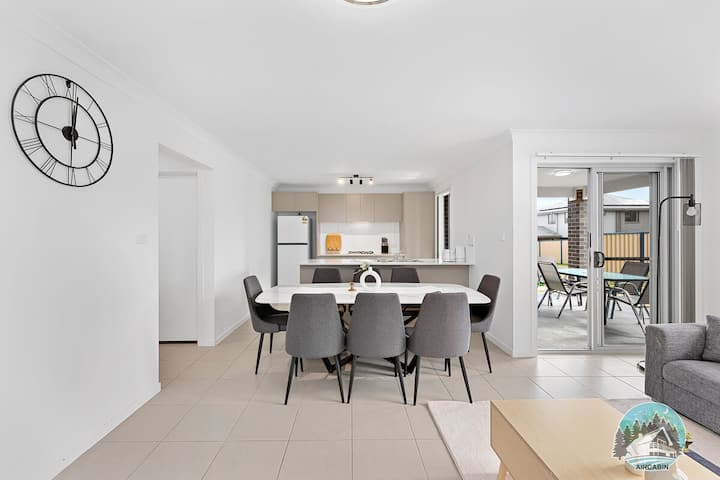 Aircabin - Edmondson Park - 4 Beds Comfy House - Sutherland Shire