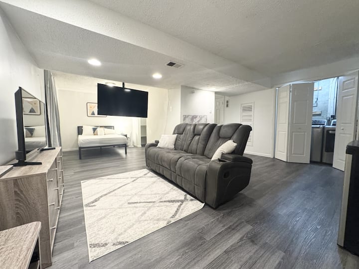 The Burke - Self Check-in • Free Parking • Wifi - Fairfax, VA