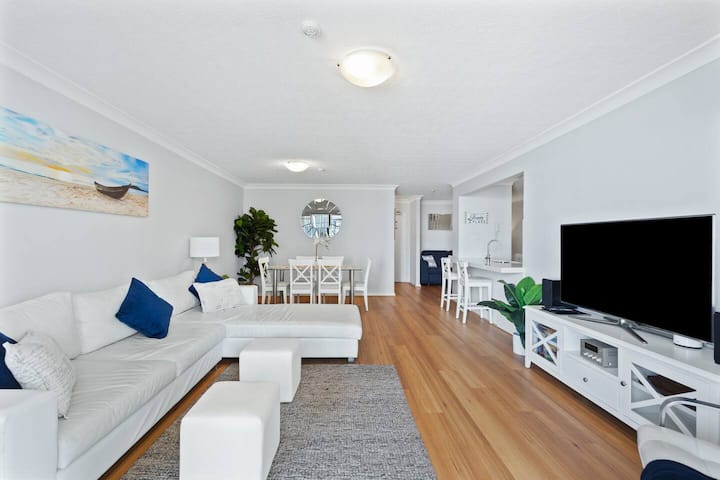 Coastal Cool—penthouse Paradise And Ocean Outlooks - Broadbeach